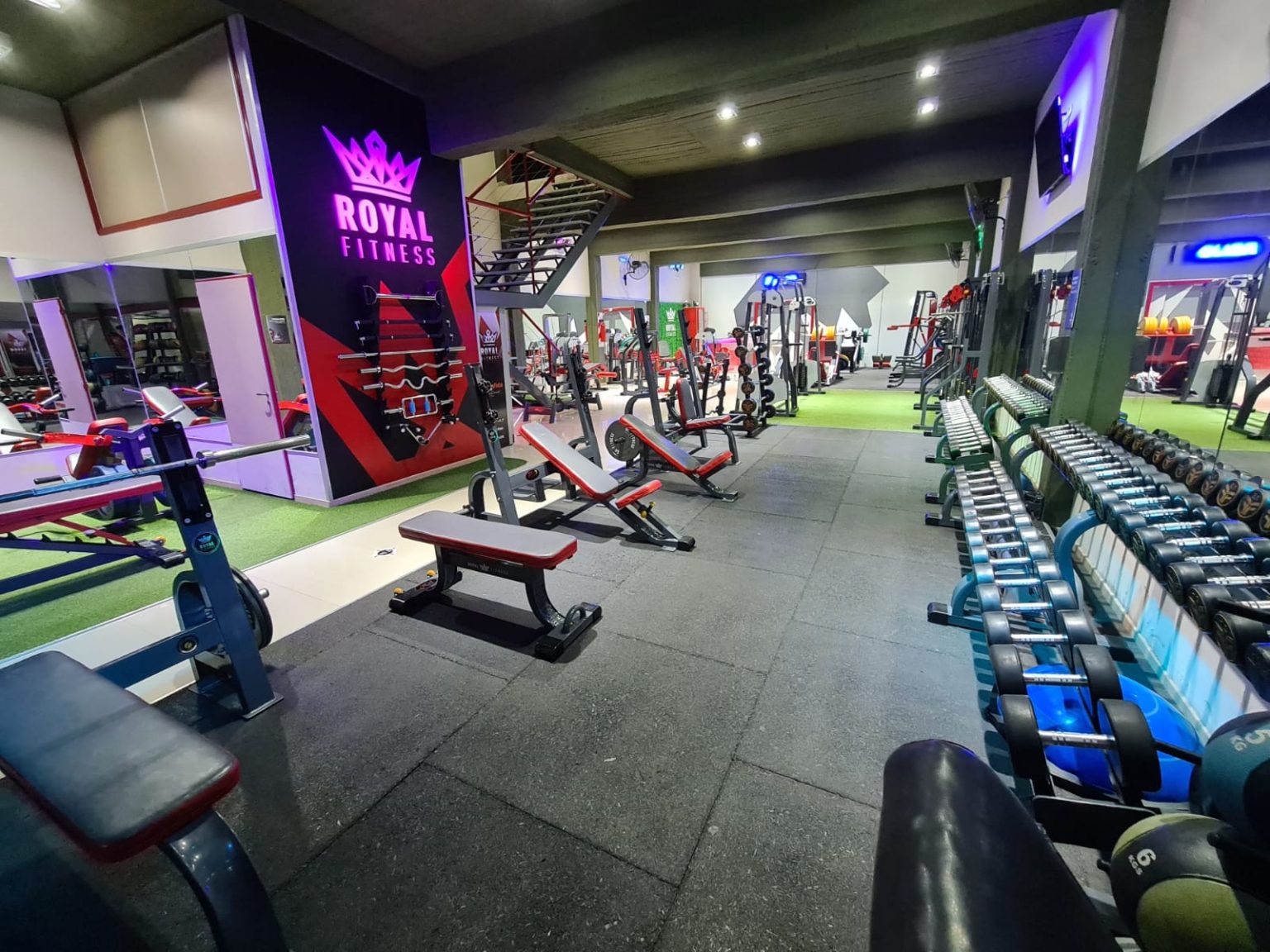 El gimnasio Royal Fitness de Berazategui amplió sus instalaciones ...